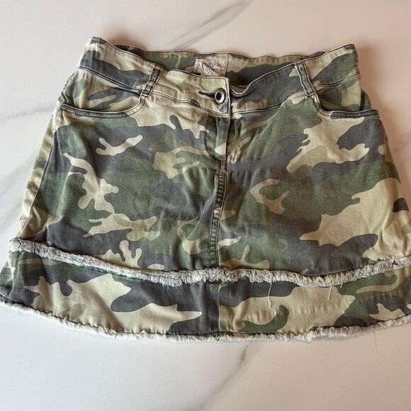American Vintage | Skirts | Vintage Y2k 200s Mini Camo Skirt Zinc Size ...